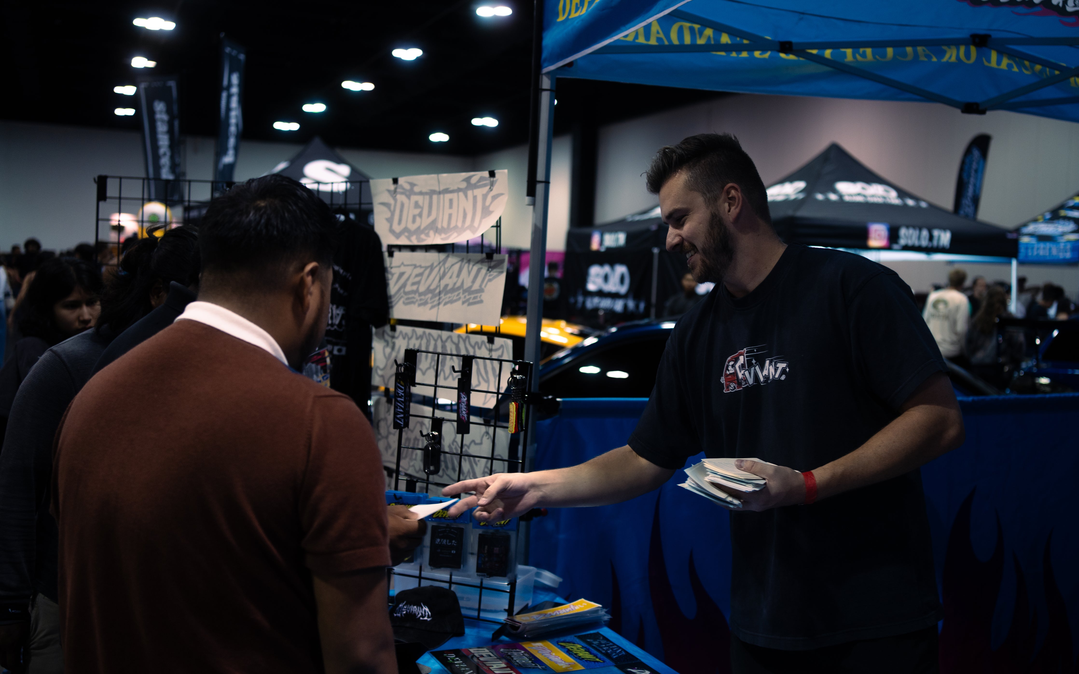 DEVIANT 逸脱した – Deviant